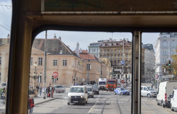 4 of the most beautiful Bim (tram) lines to ride & see Vienna's many ...